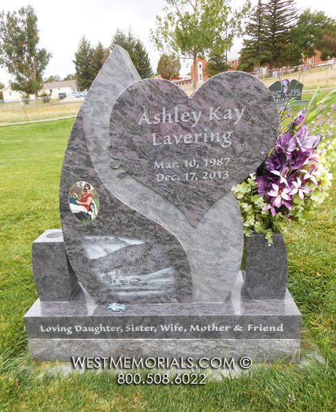 Lavering | West Memorials