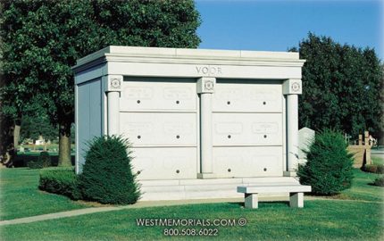 Voor Mausoleum | West Memorials